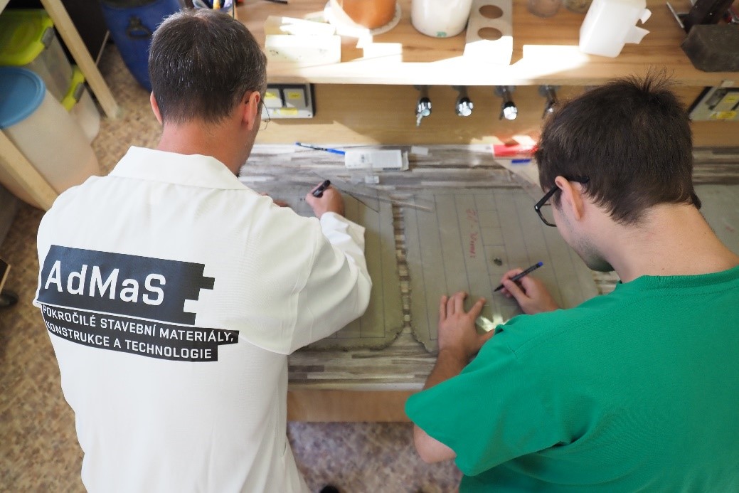 PREPARATION OF CEMENT CHIPBOARD TEST BODIES CONTAINING ALTERNATIVE RAW ...